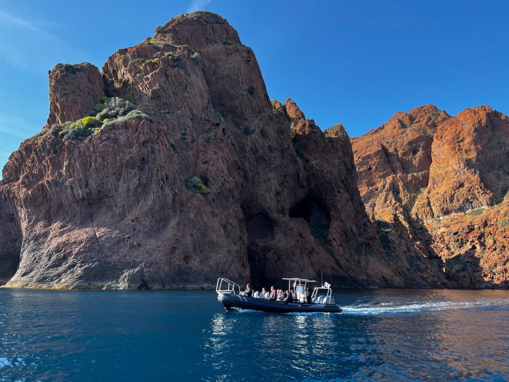 Promenade en mer dans la réserve de Scandola & Girolata